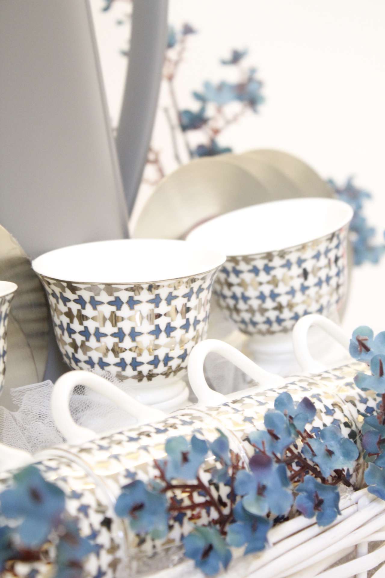 Alhambra Blue & White Set of 6 Gift Hamper - Plum.ae